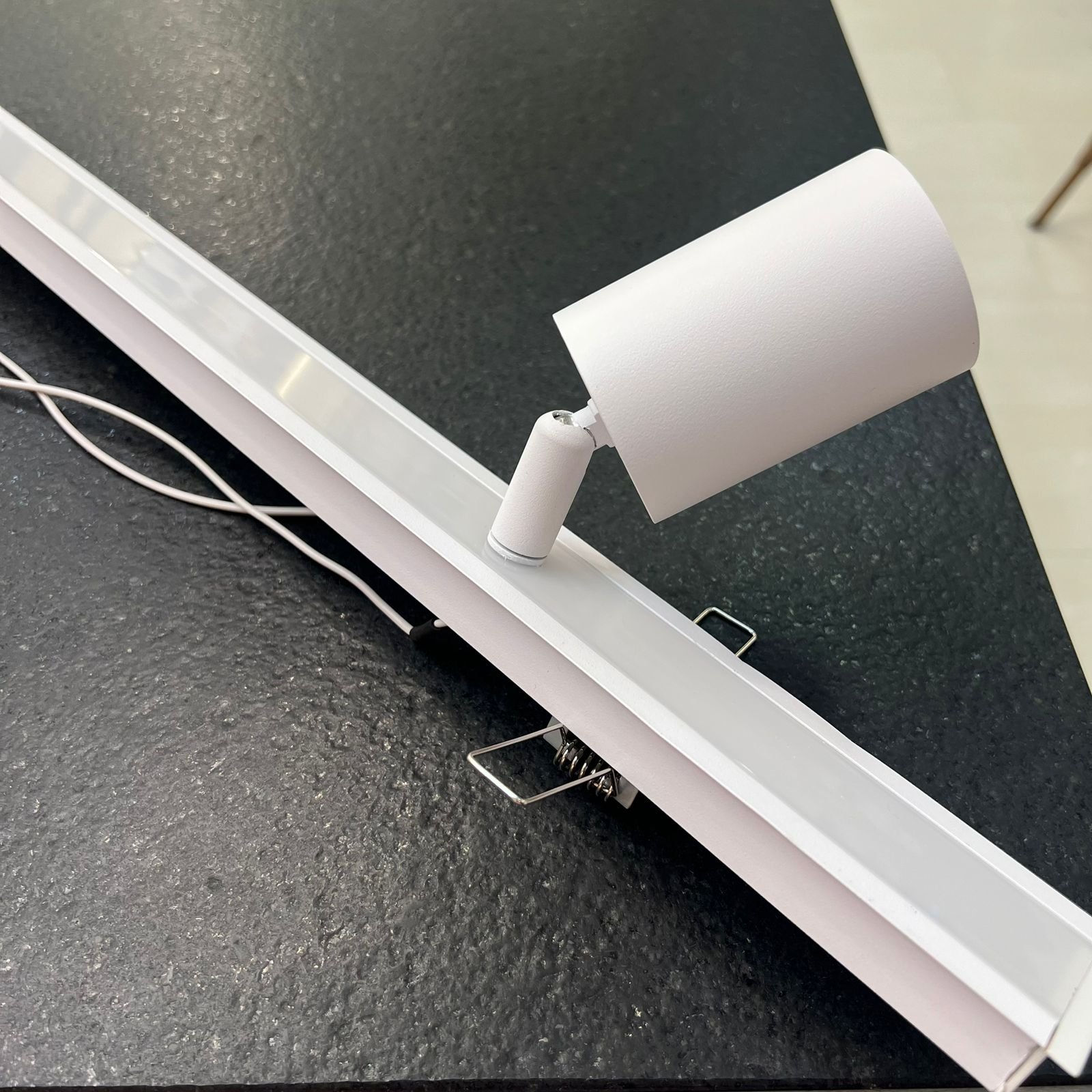 Luminária Perfil Embutir Branco LED 96W 24V 2 Metros com 4 Spots para ...