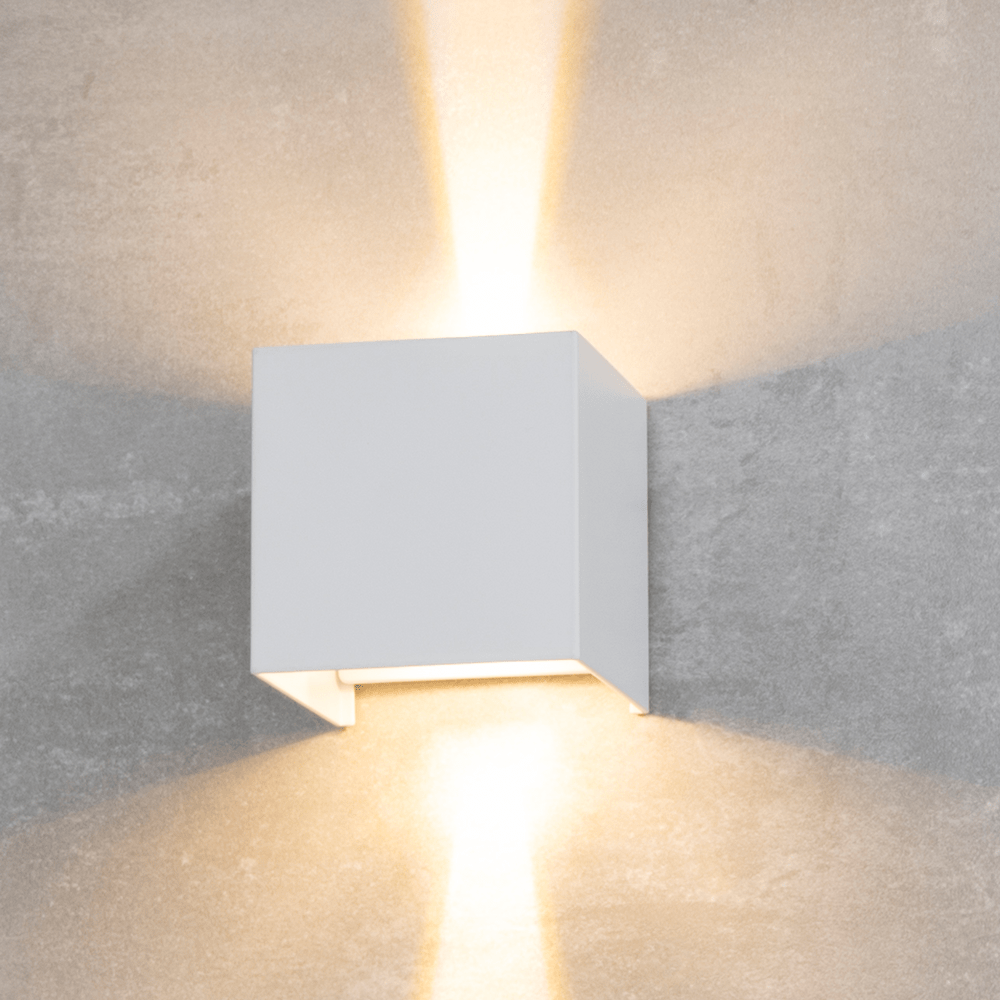 Arandela de Parede LED Vona Quadrado Facho Duplo Ajustável Externo 3000K 6W Bivolt 10x10x10cm ...